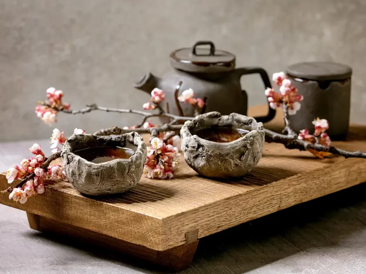 Japanese Earthenware ⩥ The Guide To Fascinating Japanese Pottery